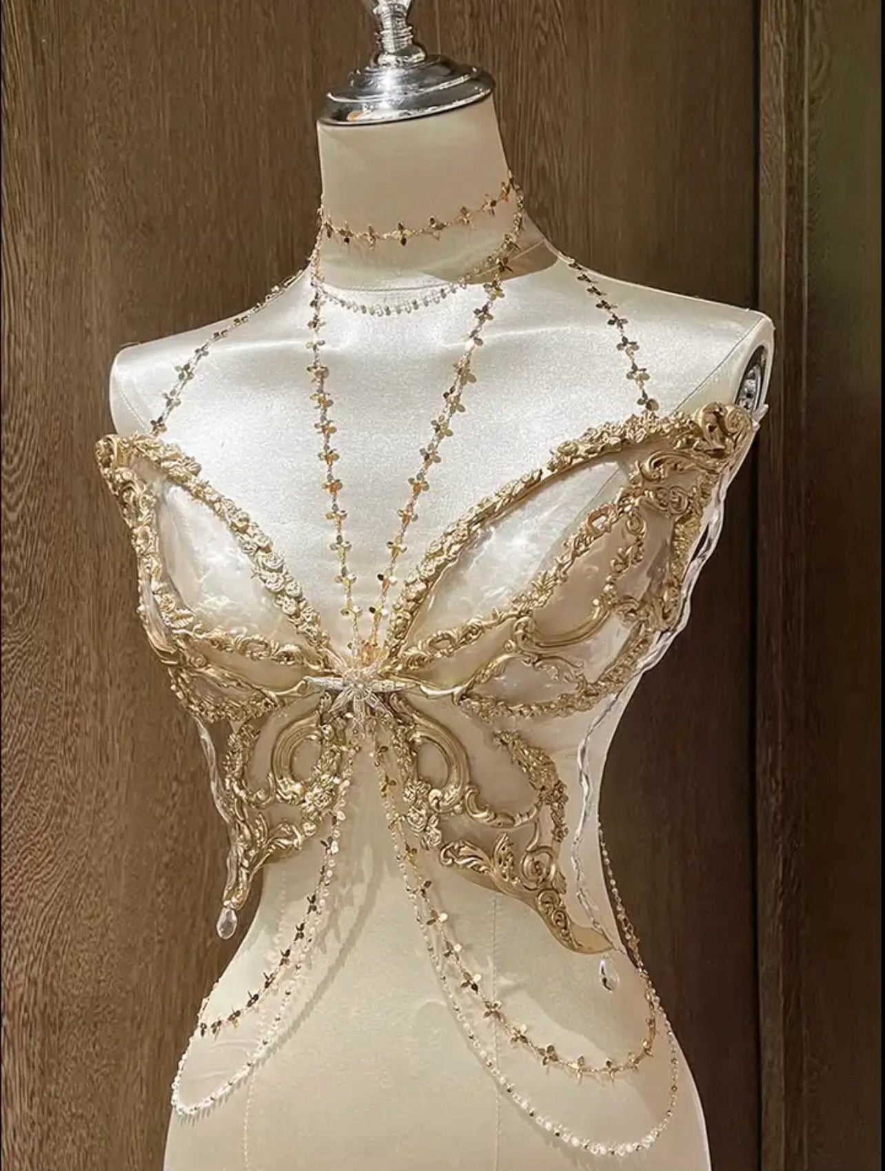 Gold molten metal butterfly crest – Rithz Styles